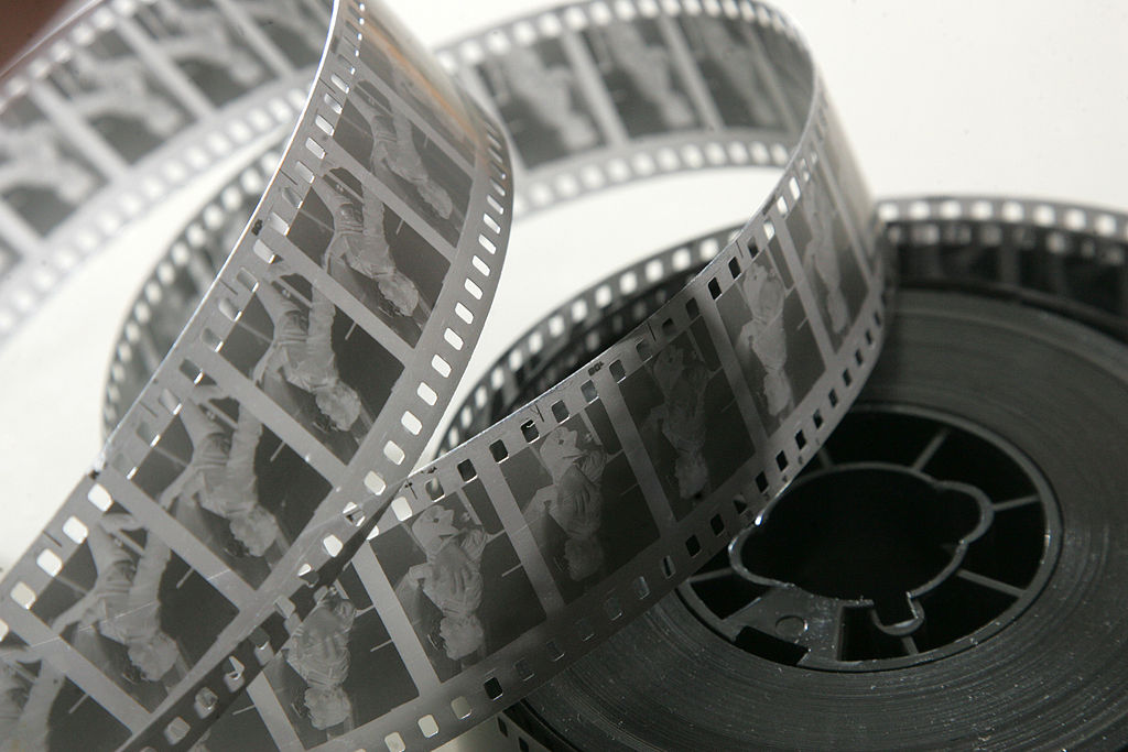 Difference Between Film And Movie Pediaa Com