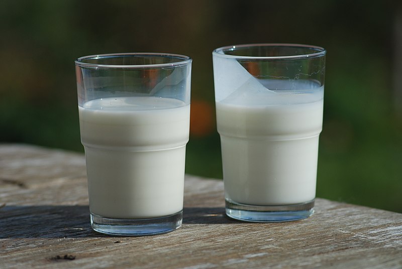 Difference Between Buttermilk And Milk Pediaa Com Difference Between Buttermilk And Milk Pediaa Com