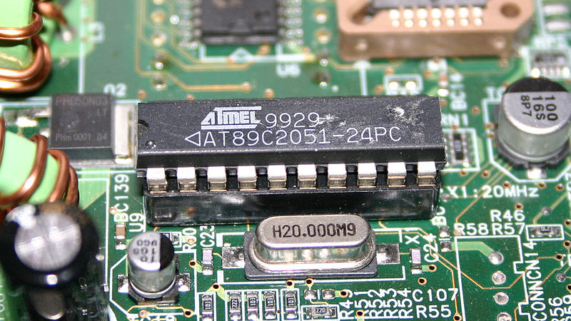 Difference Between Microprocessor and Microcontroller – Pediaa.Com Difference Between Microprocessor and Microcontroller – Pediaa.Com