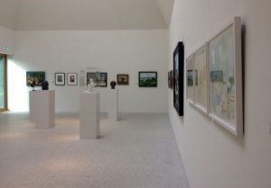 What is the Difference Between Exhibition and Gallery - Pediaa.Com