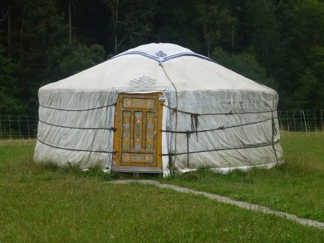 What is the Difference Between Yurt and Teepee - Pediaa.Com