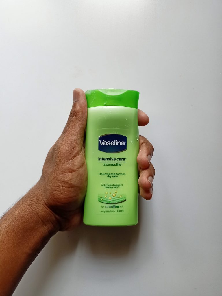 What is the Difference Between Vaseline and Aquaphor - Pediaa.Com