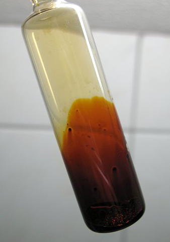 What is the Difference Between Iodine and Decolorized Iodine - Pediaa.Com