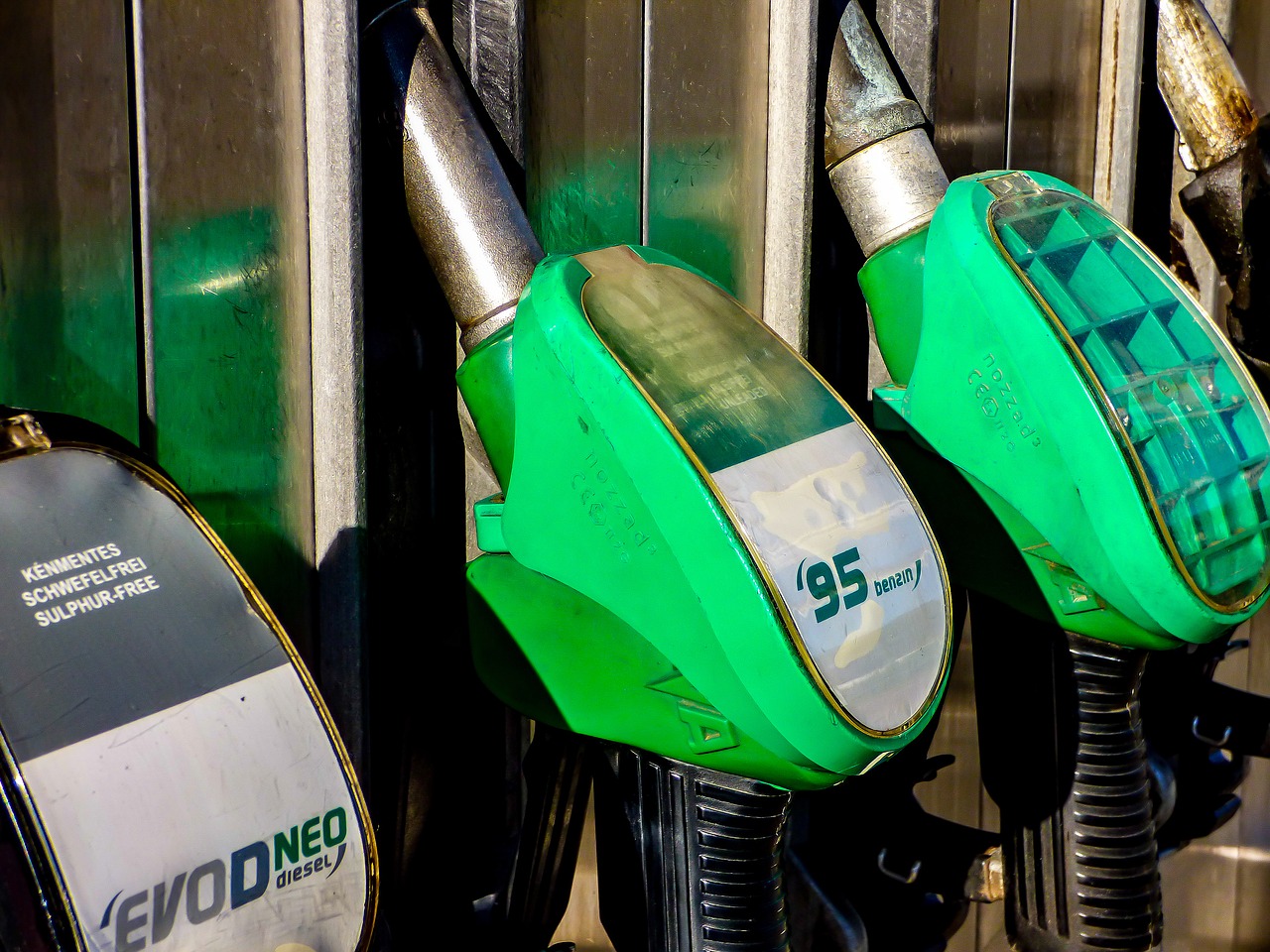 What is the Difference Between RON and MON - Pediaa.Com