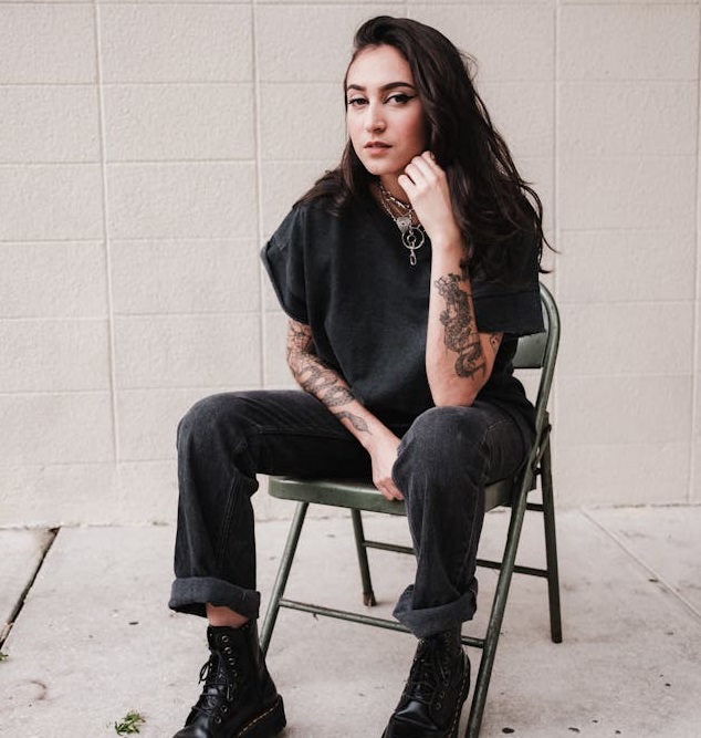 What is the Difference Between Emo and Goth - Pediaa.Com