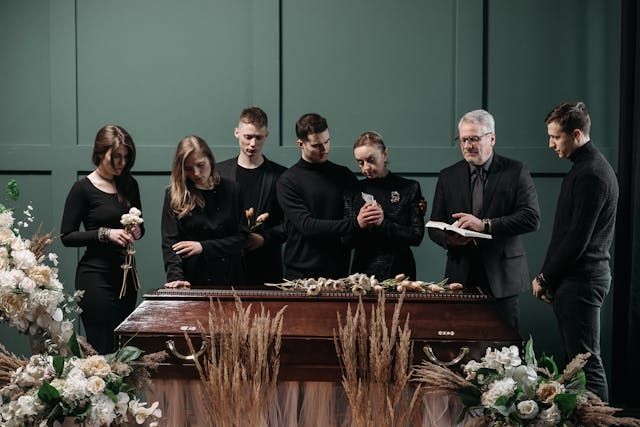 What is the Difference Between Funeral and Memorial Service - Pediaa.Com