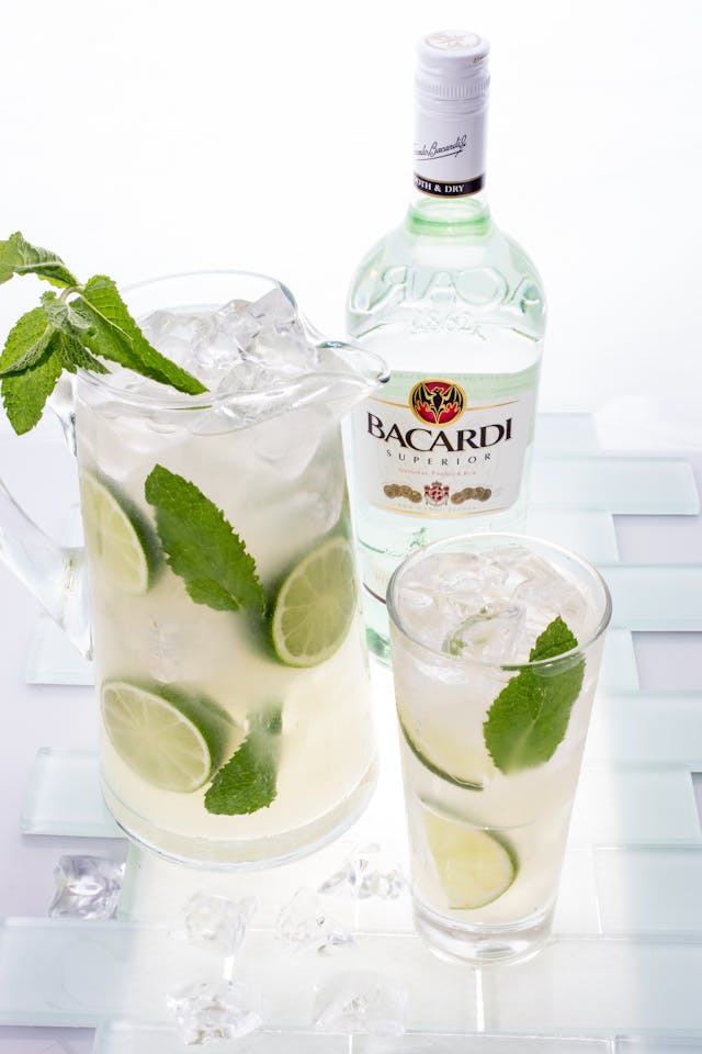 What is the Difference Between Light and Dark Rum - Pediaa.Com